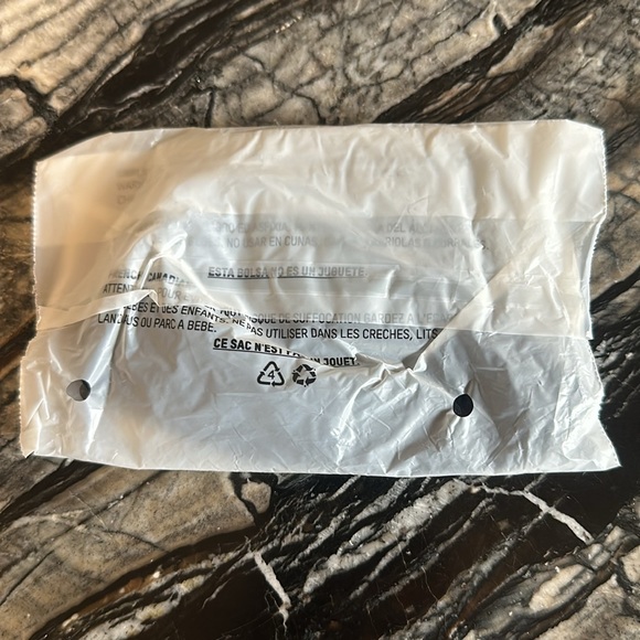 SKIMS | Accessories | Skims Seamless Face Mask In Onyx New | Poshmark